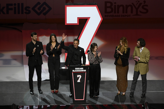 Ex-Detroit Red Wing Chris Chelios has No. 7 jersey retired by Chicago ...